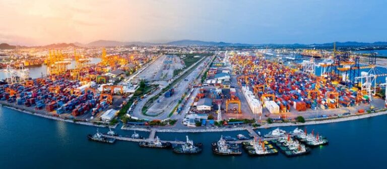 What is a consignee in shipping?